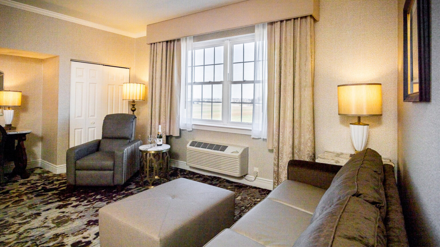 AmishView Inn & Suites at Plain & Fancy Farm | Bird-in-Hand PA